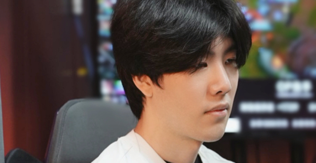 尴尬！“TheShy尽力了”登上热搜 网友辣评：正常一把就尽力了？_腾讯新闻