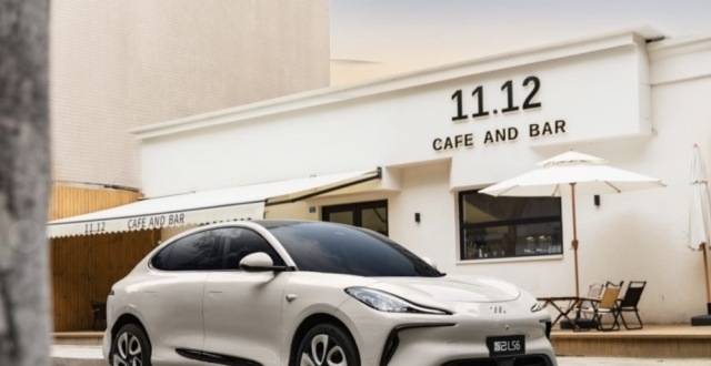 “准900V性能平台”，最快3.48秒破百，智己LS6有多卷？_腾讯新闻