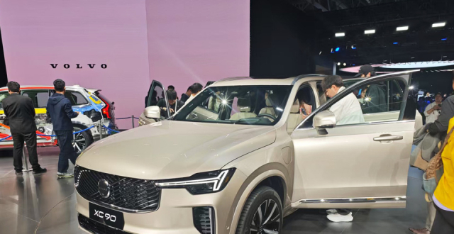 售价47.9万~67.9万，敢竞争奥迪Q7宝马X5？沃尔沃全新XC90咋样？_腾讯新闻