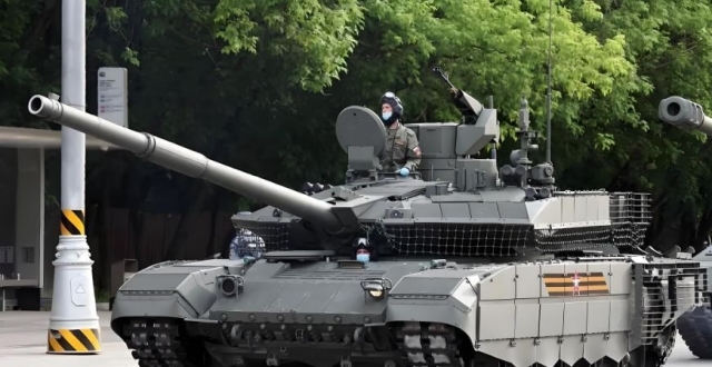 100%命中率！中国VT-4坦克在国外压俄T90，生存能力差距更大_腾讯新闻