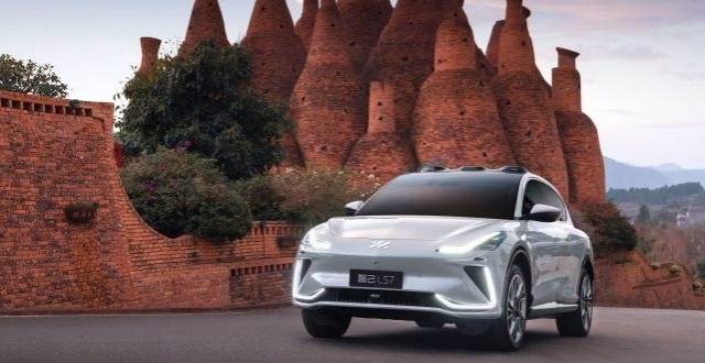 Cars01车闻丨智己LS7正式上市 售价30.98-45.98万元_腾讯新闻