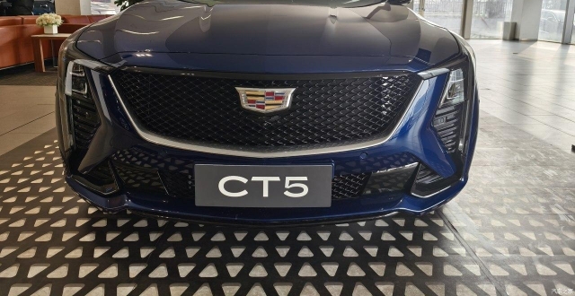 降至21.97万的CT5再卖不动，凯迪拉克真的就危险了_腾讯新闻