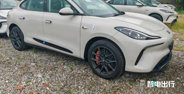 智己LS6销量大涨29%！4S店降价4.9万-促销见效，新款将上市_腾讯新闻