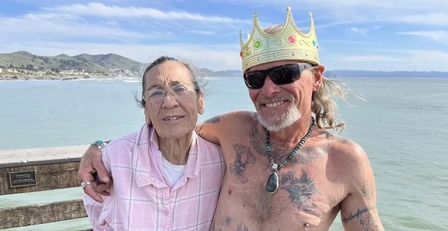 美国80岁富婆爱上57岁流浪汉，他吸毒家暴卖孩子做炸弹，但她依然超爱？_腾讯新闻