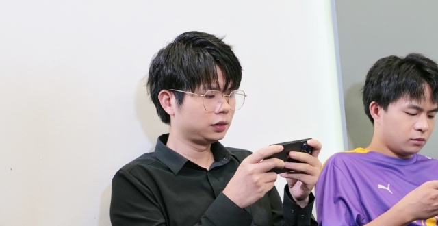 久哲神之BP拿捏对手，无畏三连MVP证明自己，赛后称要复仇LGD_腾讯新闻