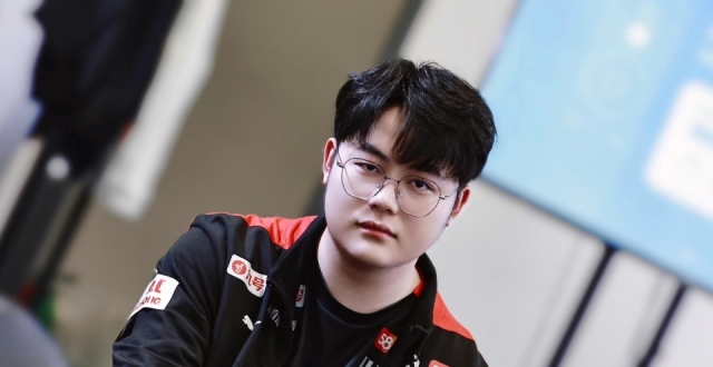 AG拿下KSG后，网友给选手打分：AG2人评分高达9.6，啊泽仅3.1_腾讯新闻