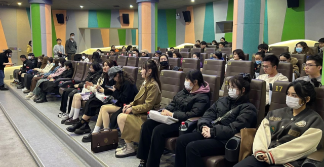 跟着《万里走单骑——遗产里的中国》来看丝绸之路上的新疆有多美_腾讯新闻