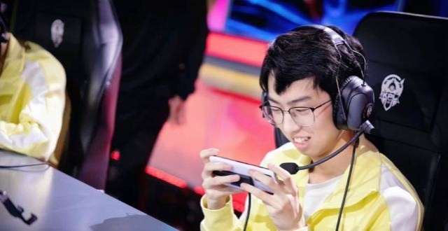 Gemini被XYG气到崩溃，并指出队伍失利的原因，玩家却直言要不你来？_腾讯新闻