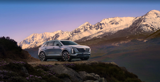 豪华中型SUV大对决！凯迪拉克XT5“硬刚”奥迪Q5L，你选谁？_腾讯新闻