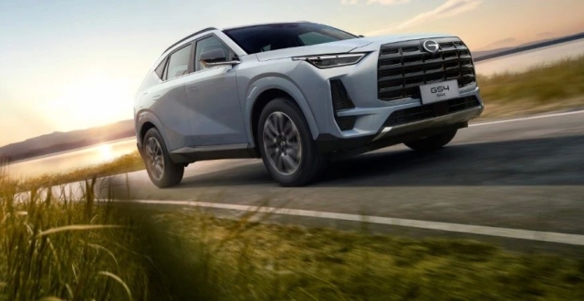 GS4 MAX撞脸汉兰达，CS75 PLUS又出冠军版，10万级SUV卷起来！_腾讯新闻