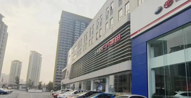 探店丰田：全新第九代凯美瑞热度一般，锋兰达优惠2.5万_腾讯新闻