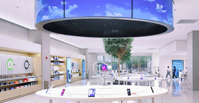 线下门店开启高端化，手机厂商想往店里装更多东西_腾讯新闻