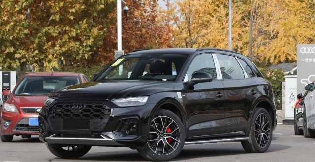 预算40万买豪华SUV：奥迪Q5L对比凯迪拉克XT6，谁更胜一筹？_腾讯新闻