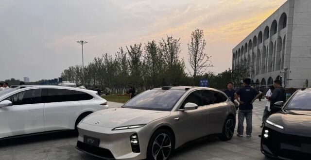 25款蔚来ET5/ET5T上市，我们帮你把新老款的价差算好了_腾讯新闻