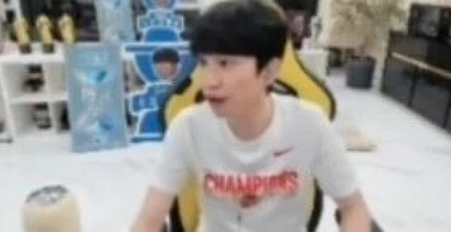 老头杯大戏！Doinb训练赛被鸽怒喷Letme众人是菜逼：混子一辈子拿不到冠军给我滚！_腾讯新闻