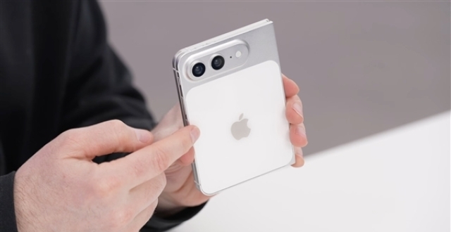 时隔9年重返指纹识别！iPhone Ultra弃用Face ID_腾讯新闻