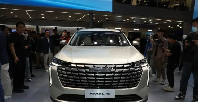 魏建军亲测新一代哈弗H6，直言失冠原因是行业无序竞争 | 汽智_腾讯新闻