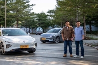 “原生”纯电平台+后驱，荣威D7 EV全方位碾压比亚迪秦PLUS EV_腾讯新闻