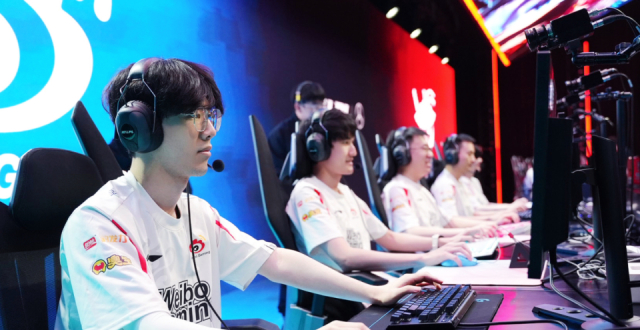 BLG3-0淘汰WBG，拿到复活甲！刘青松泰坦疯狂失误，ELK杀疯了_腾讯新闻