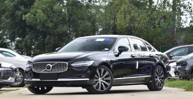 预算40万左右想买豪华车，沃尔沃S90对比凯迪拉克CT6，谁更合适？_腾讯新闻