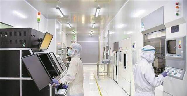 Exploring Guangzhou's strength in displays and chips｜Vibrant Guangdong_腾讯新闻