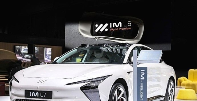 “7”系对决 40多万预算 选智己L7还是蔚来ET7？_腾讯新闻