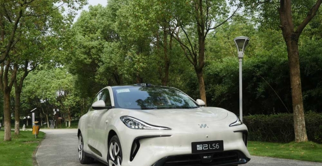 购买纯电中大型SUV，选智己LS6还是小鹏G9？_腾讯新闻