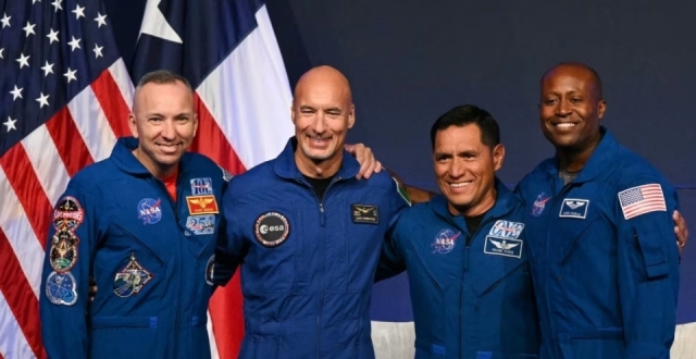 NASA重返月球关键一步！阿尔忒弥斯III号四人乘组公布：2027年底发射_腾讯新闻