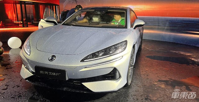 腾势Z9GT 33.48万开卖！能后轮转向、圆规掉头，还支持无图NOA_腾讯新闻