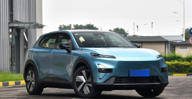 当新人深蓝S05，遇上老将宋Pro DM-i，谁更值得消费者入手？_腾讯新闻