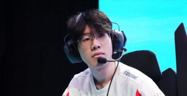 Angel再次点评theshy，直言跟他只能当朋友，不能一起打比赛_腾讯新闻