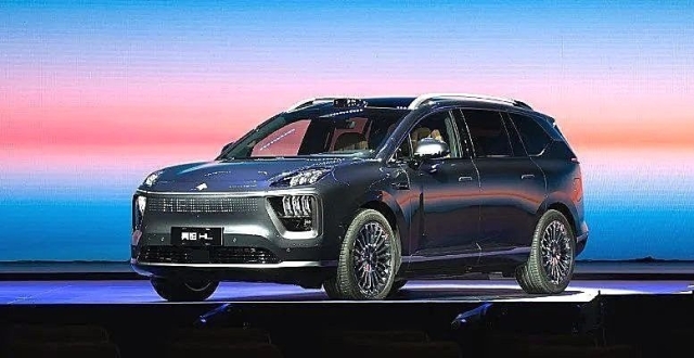 30万级增程SUV对决！昊铂HL能否挑战理想L8？_腾讯新闻