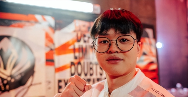 BLG零封淘汰GEN！LPL开始围剿LCK，T1成瓮中之鳖？_腾讯新闻