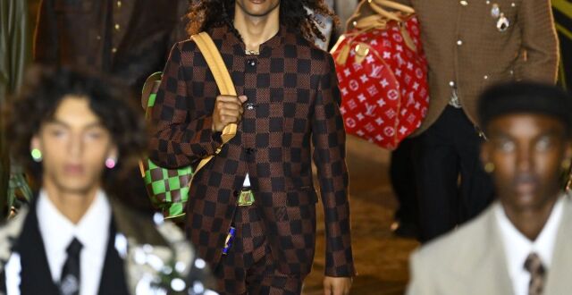 “又穷又丑又虚荣”，LV这次联名是如何翻车的？｜营销观察_腾讯新闻
