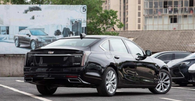 车长超5米2，配33英寸大屏，全新凯迪拉克CT6真比A6L还香？_腾讯新闻