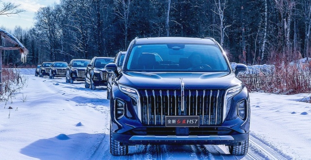 换装新能源动力系统 红旗HS7 HEV能否硬刚问界M7？_腾讯新闻