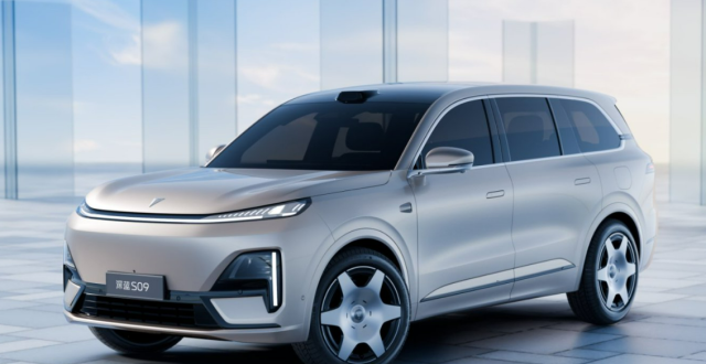 叫板40万+双巨头L9、M9，深蓝S09能否抢滩家庭大型SUV市场？_腾讯新闻