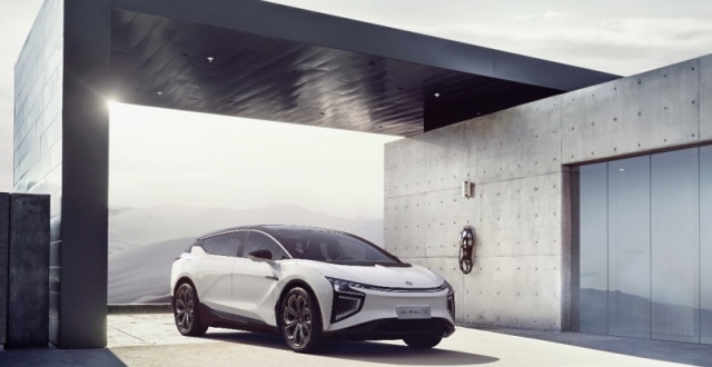 高合发布自研高算力智能座舱平台 搭载高通QCS8550芯片_腾讯新闻