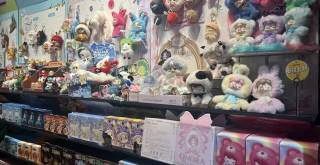 扎堆商场的杂货集合店，难靠潮玩撑场面_腾讯新闻
