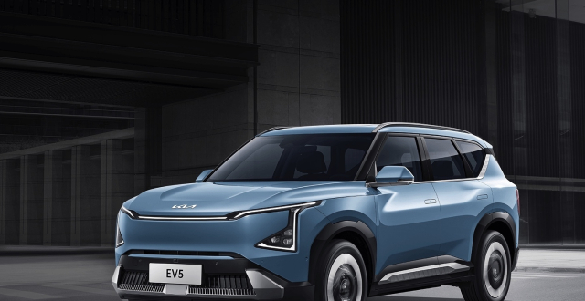 起亚下场拼刺刀！续航720km的EV5，只要18万？_腾讯新闻