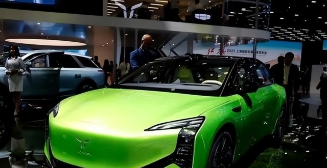 换标又换脸！3.9S破百，续航过1000km，红旗E001明年初上市_腾讯新闻