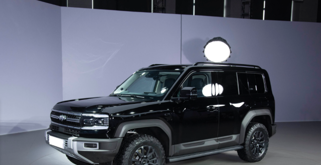 比亚迪又推出硬派SUV，搭载双电机+3把锁，续航1200km，年内交付_腾讯新闻