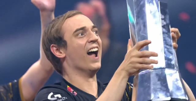 LEC赛区G2如愿拿下12冠！Caps斩获FMVP成为欧洲第一人_腾讯新闻