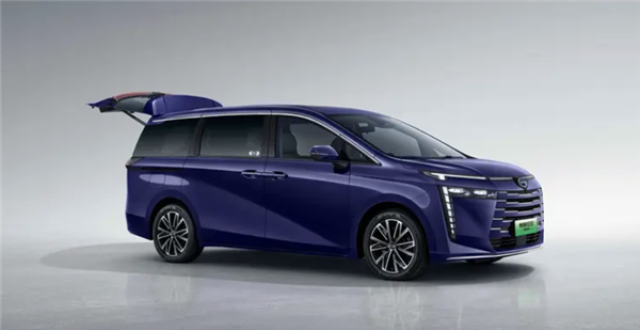 日系MPV最强对手！广汽传祺E8荣耀系列上市：16.68万起_腾讯新闻