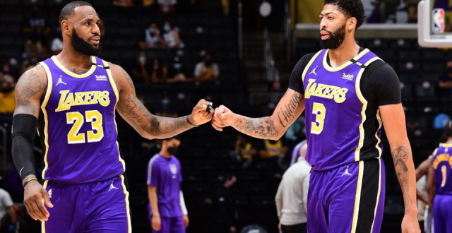 CCTV5直播NBA湖人VS开拓者，詹姆斯伤停？浓眉哥领衔出战_腾讯新闻