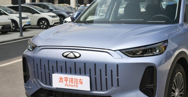 中型插混SUV 综合续航超1400km 奇瑞风云T9上市售12.99万起_腾讯新闻