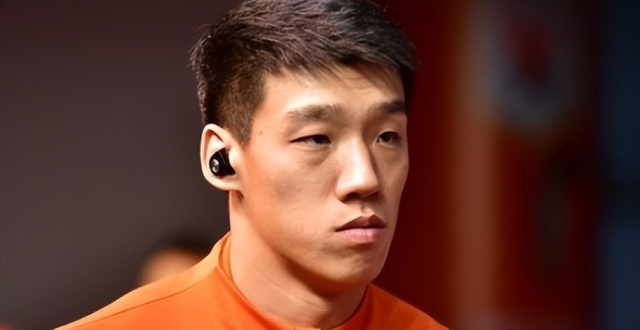 鲁能VS长春亚泰：刘世博守门，恒大两大旧将坐镇中场，瓦科取代克雷桑冲锋_腾讯新闻