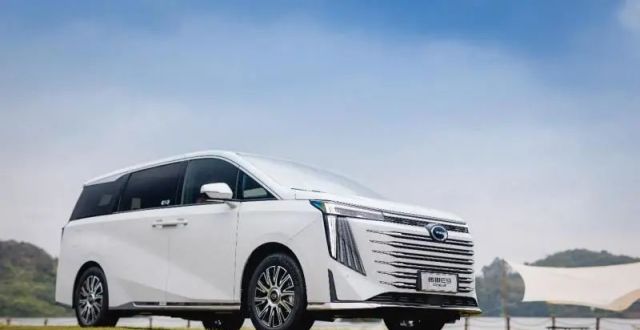 传祺E9官图发布！首款2.0T插混，这台MPV能干腾势D9吗？_腾讯新闻