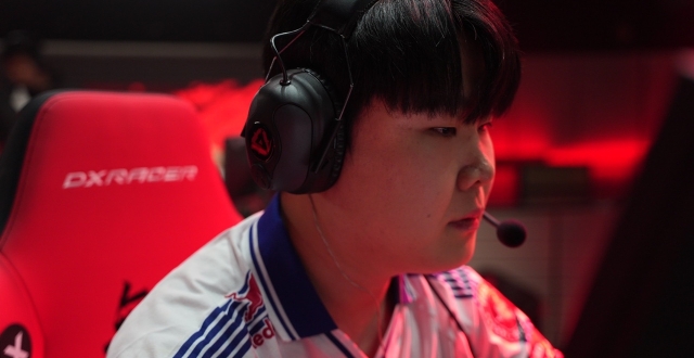 free1ng猎枭守点ACE主宰比赛，DRX2-0击败BLG_腾讯新闻