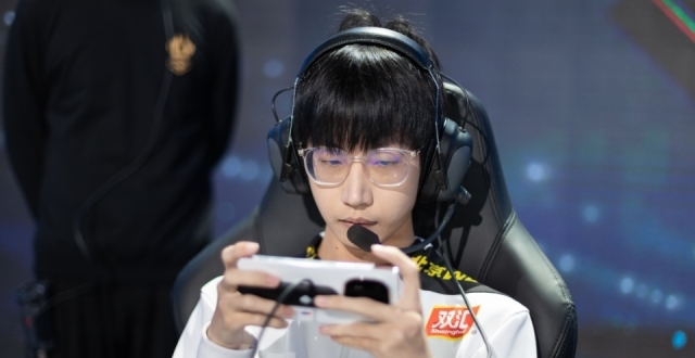 WB击败TTG晋级世冠6强，梓墨3连MVP，乔兮一箭开天门，狼队麻了_腾讯新闻